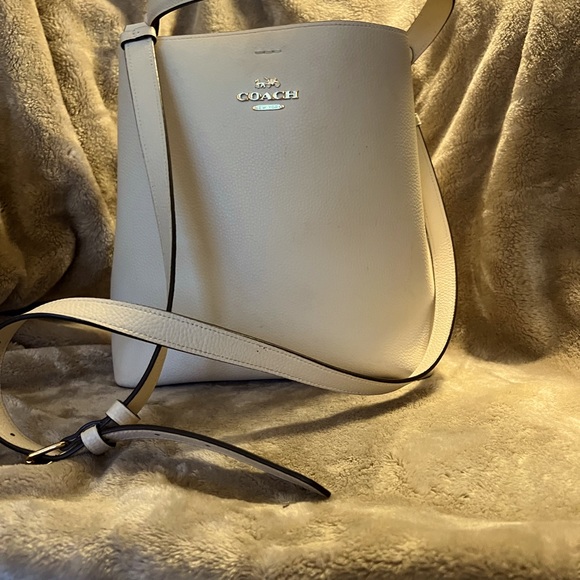Coach | Bags | Coach Mollie Bucket Bag Leatherchalkgold | Poshmark